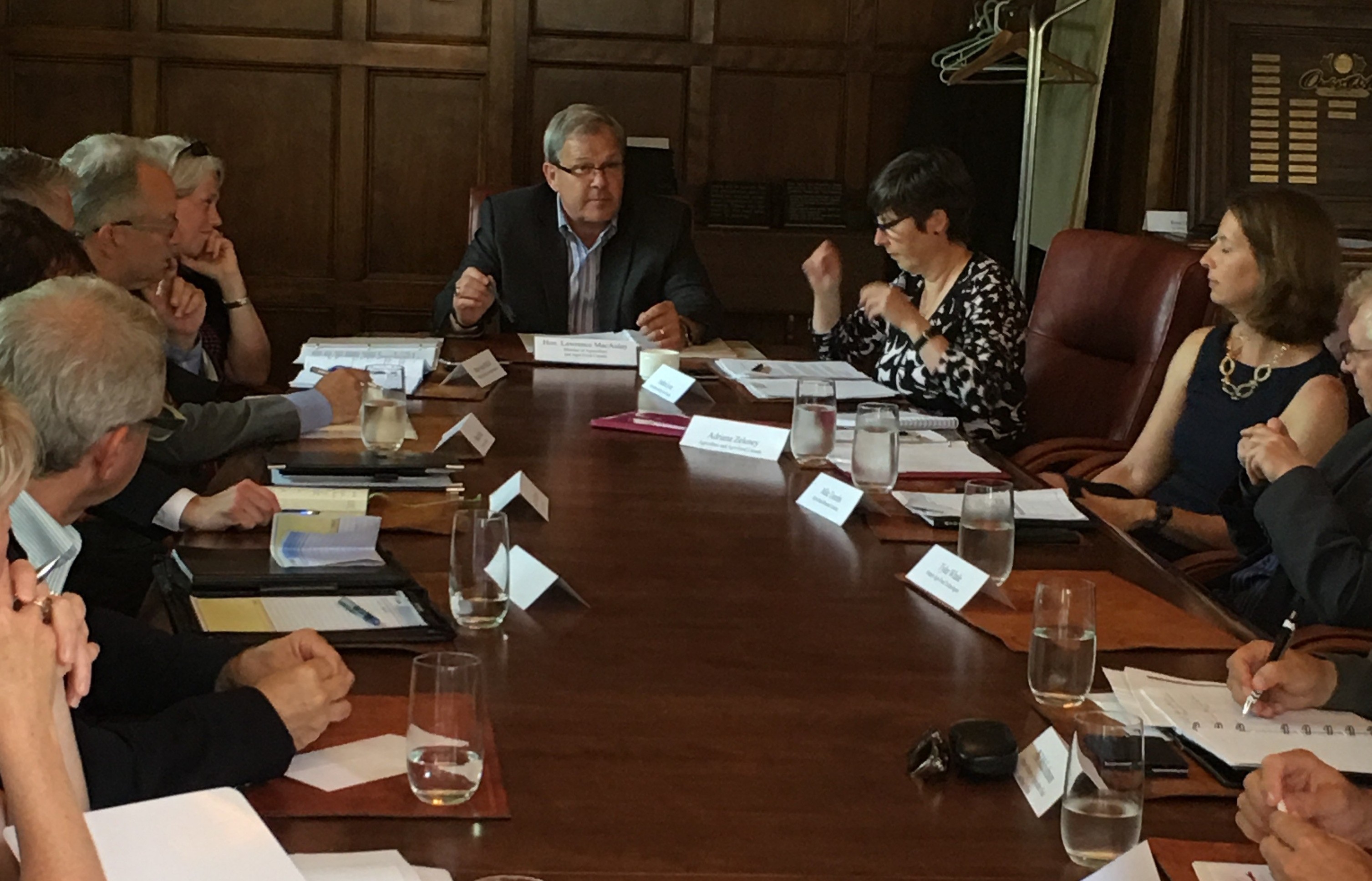 Federal Agriculture Minister Visits Campus - U of G News